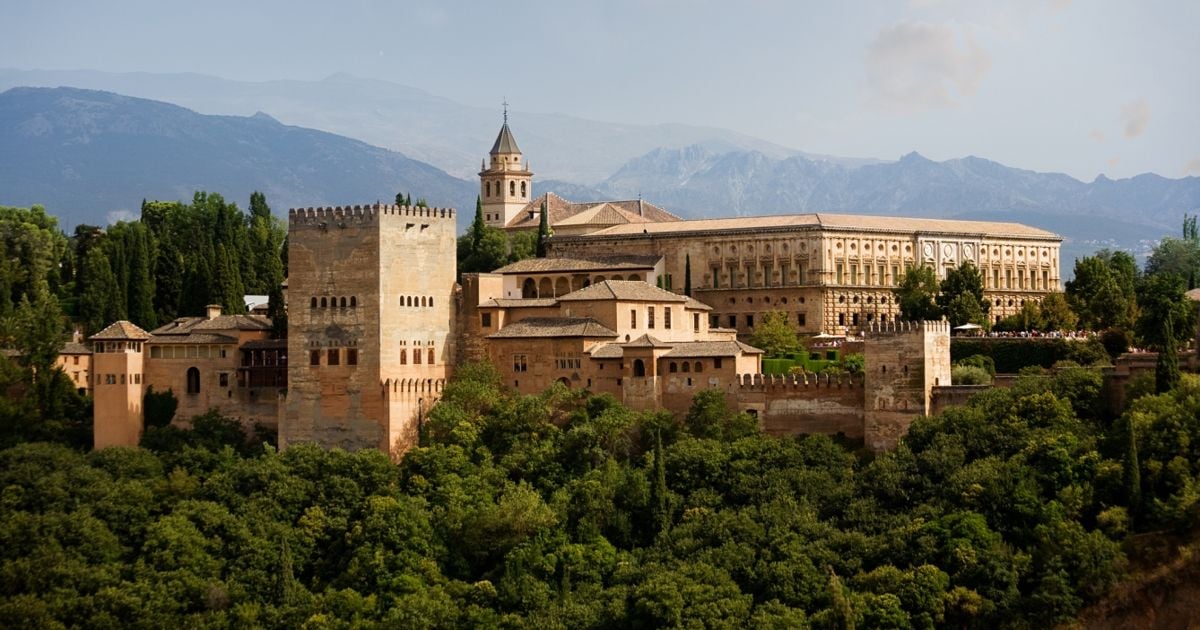Plan an Unforgettable Trip to the Palace City of Alhambra - The Getaway