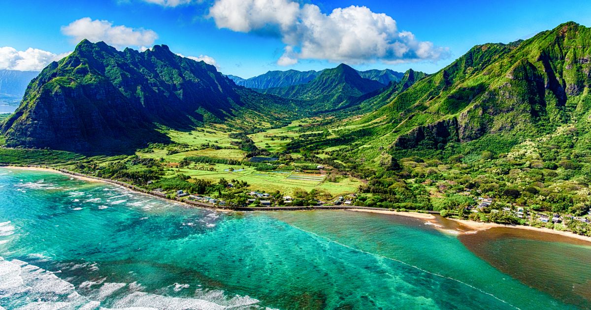 Uncovering the Magic of Small Towns in Hawaii - The Getaway